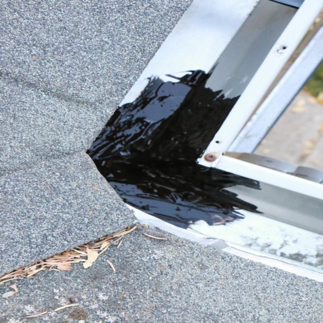 Sealing leaky gutters – Liquid Rubber